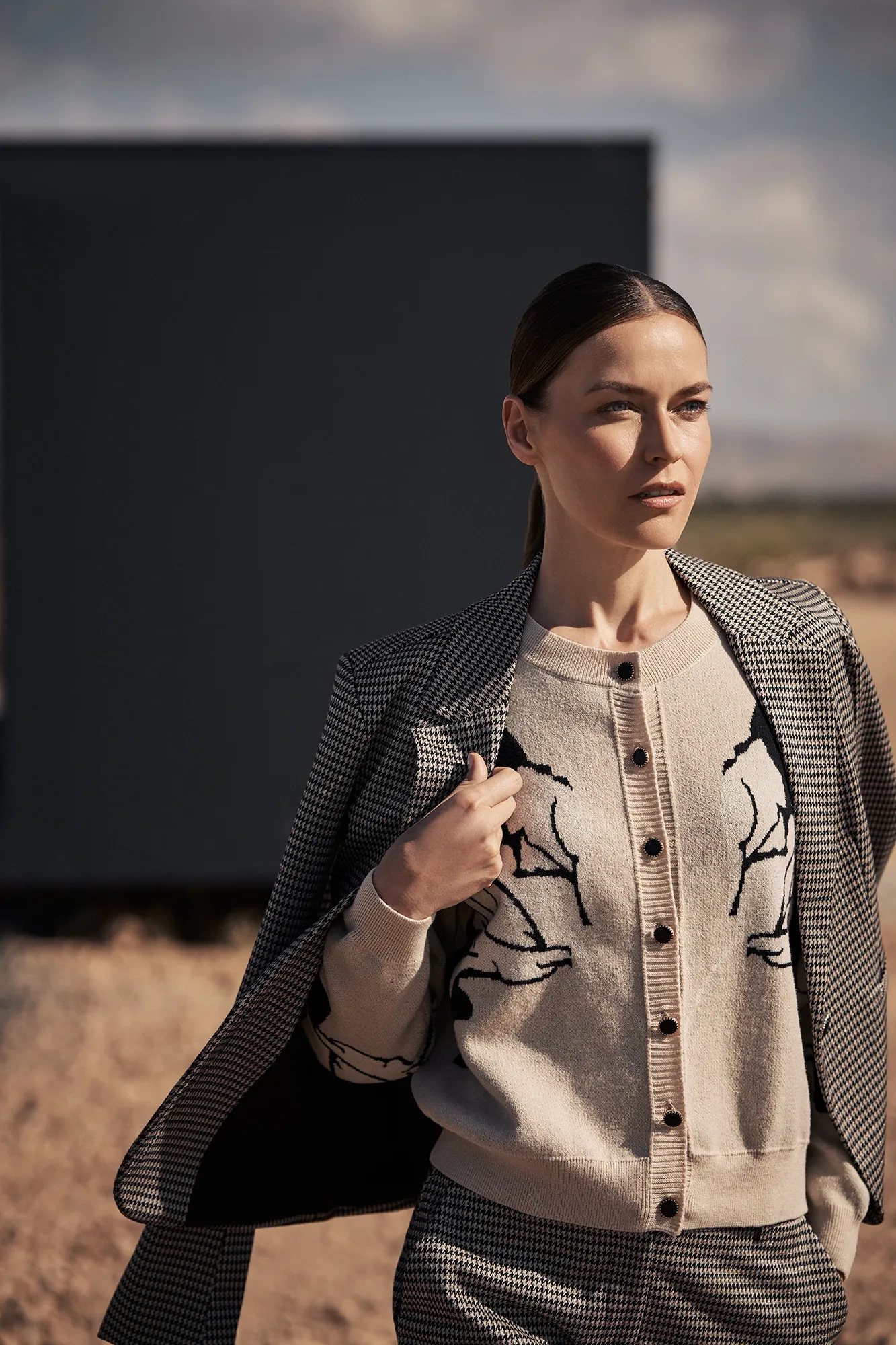 Kolekcja jesień-zima: Moda i elegancka odzież damska | Moodo.pl